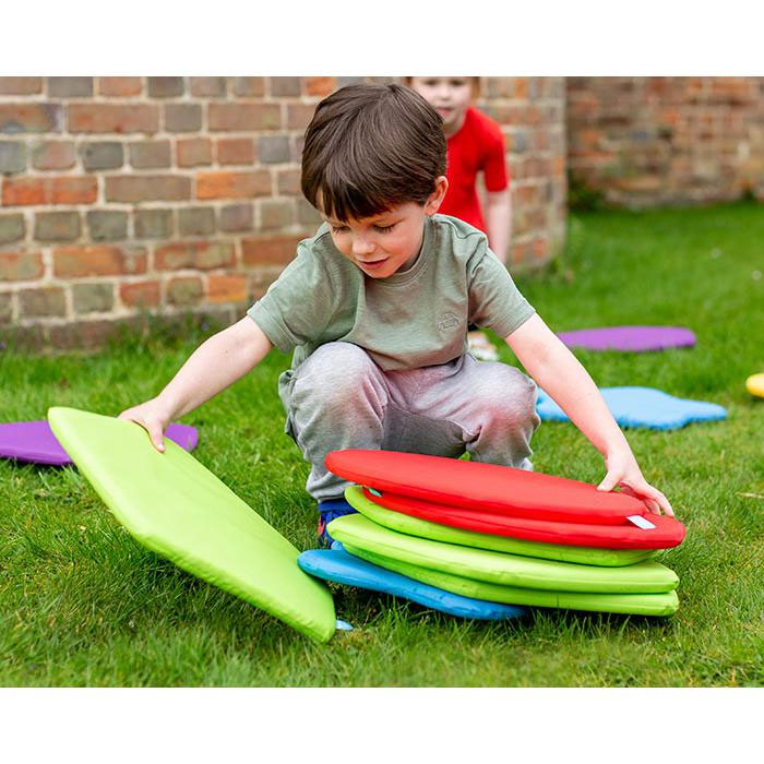 e4e - Rainbow Geometric Shaped Mats & Holdall