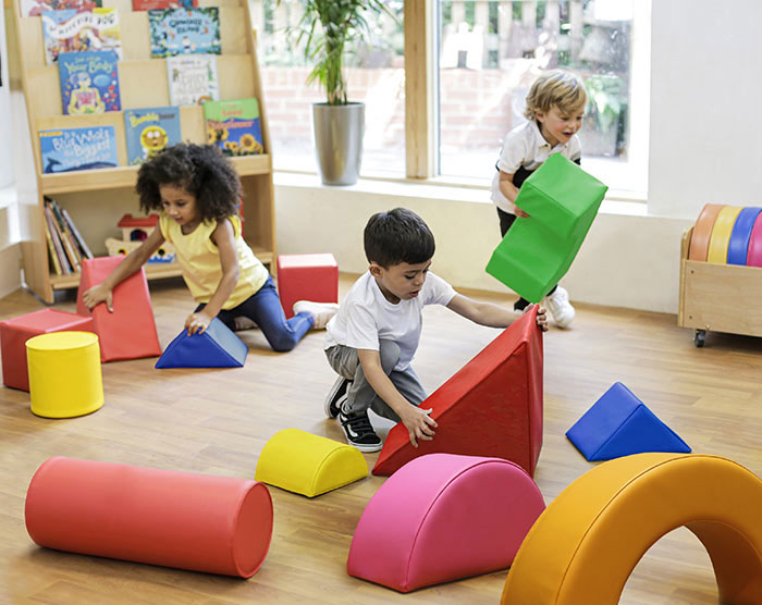 e4e - Softplay Build-a-Set and Holdall